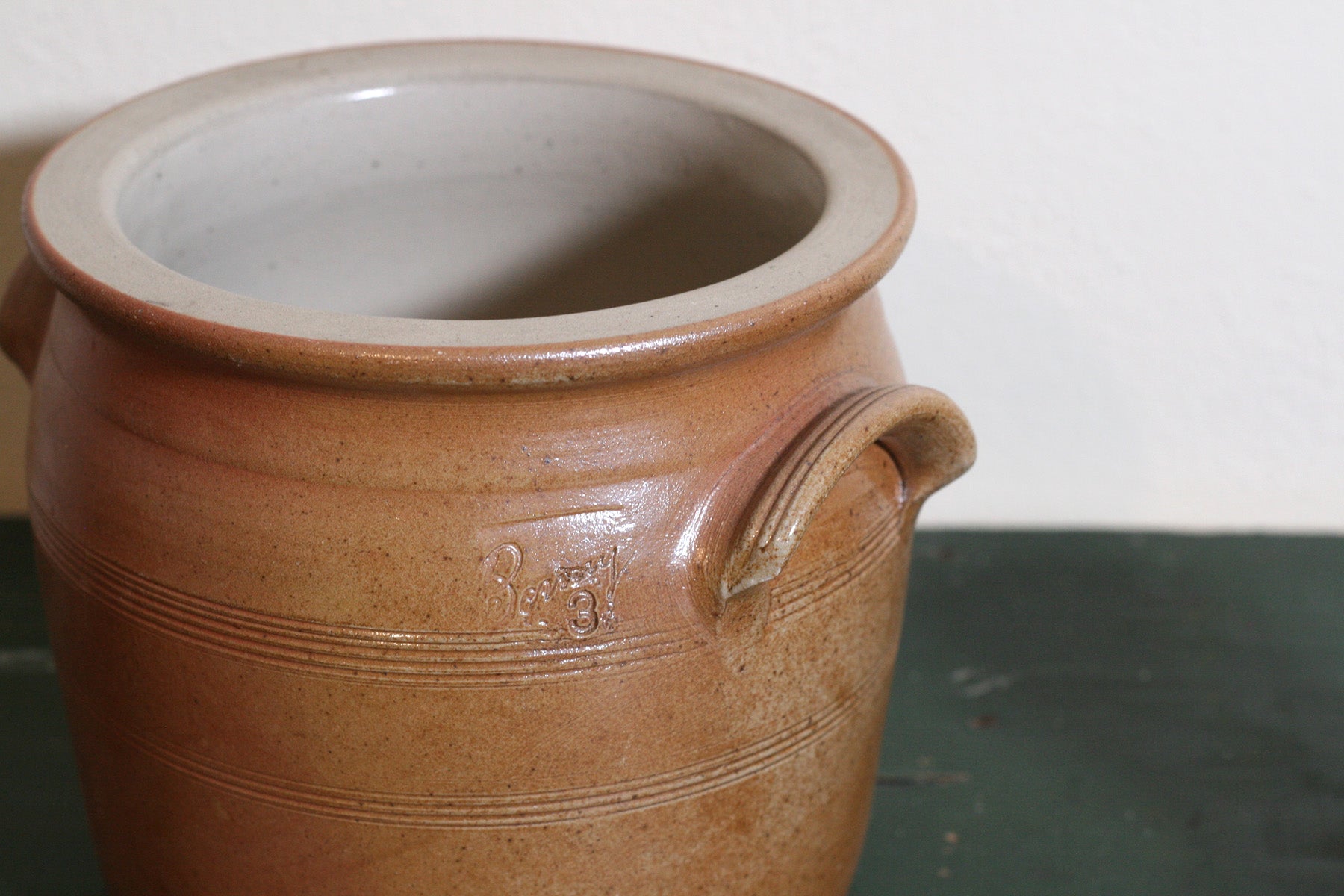 Vintage French Stoneware Crock, 2.5 Liter – Flotsam + Fork